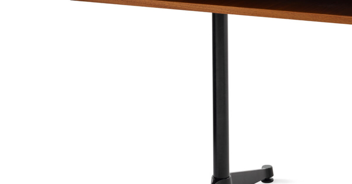 G|M Business Interiors | Eames 2500 Series Executive Desk